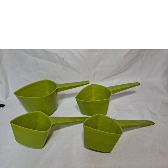 Unbranded | Kitchen | Vintage Green Nesting Measuring Cups Set Of 4 ...